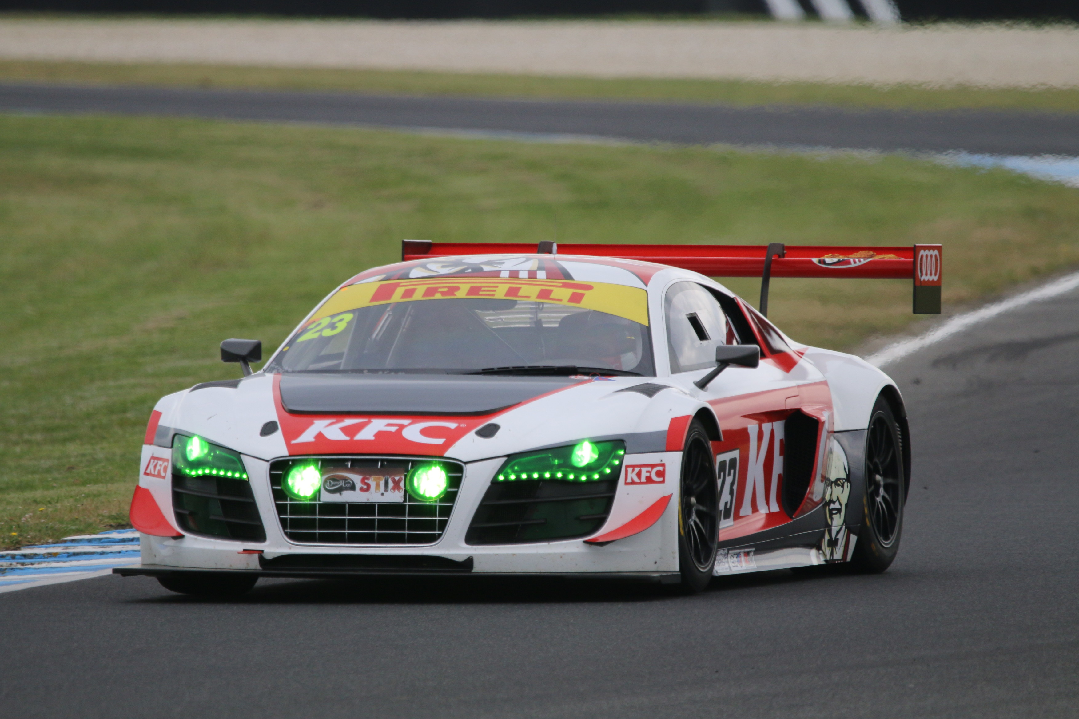 Drei Siege für Audi Sport customer racing in Australien ...